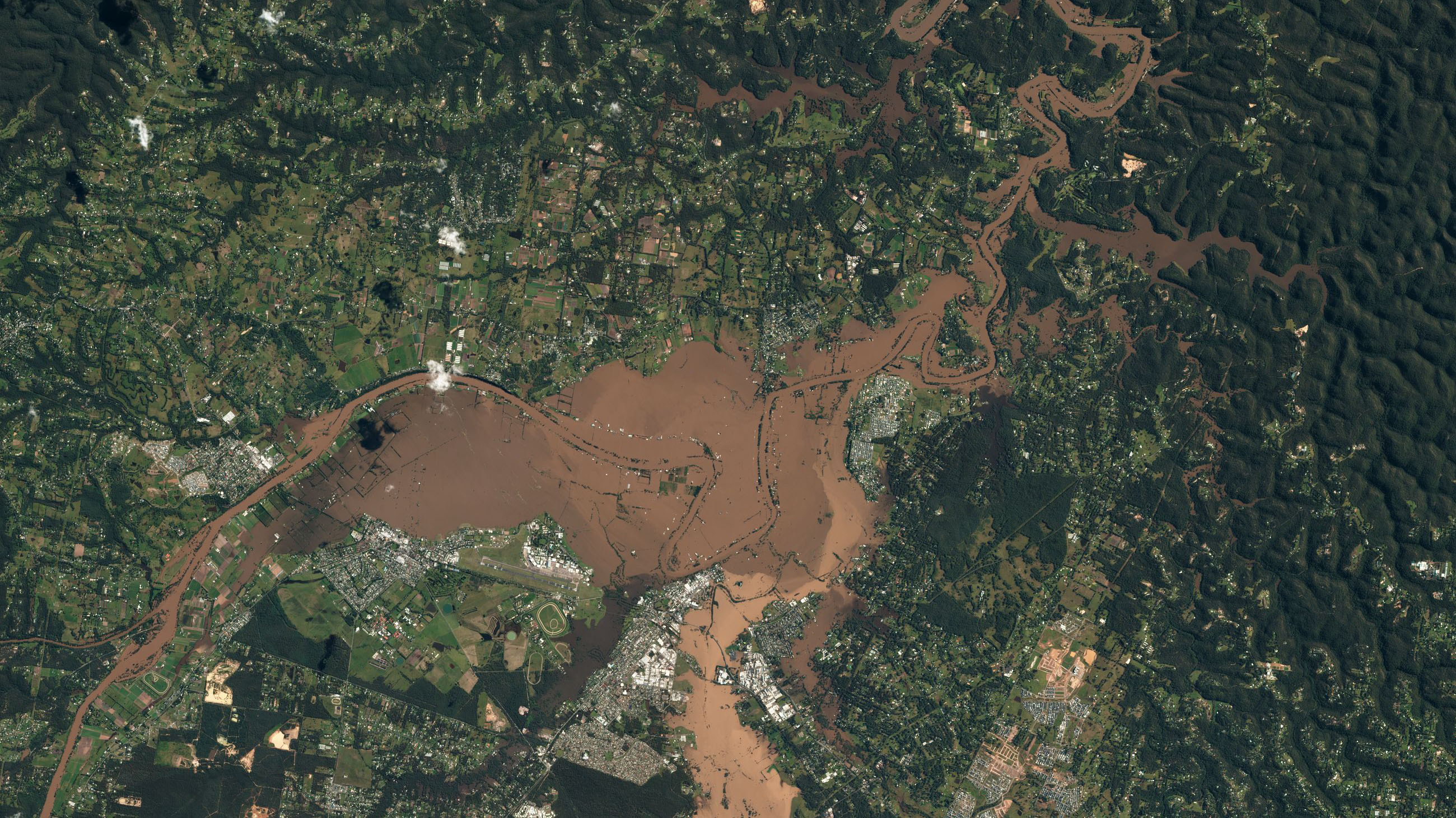 Visualisation d’un événement Flood avec le plugin Planet Explorer QGIS ...